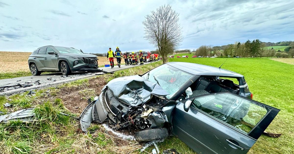 Autos prallen ineinander: Vier Verletzte und 40.000 Euro Schaden | LokalDirekt