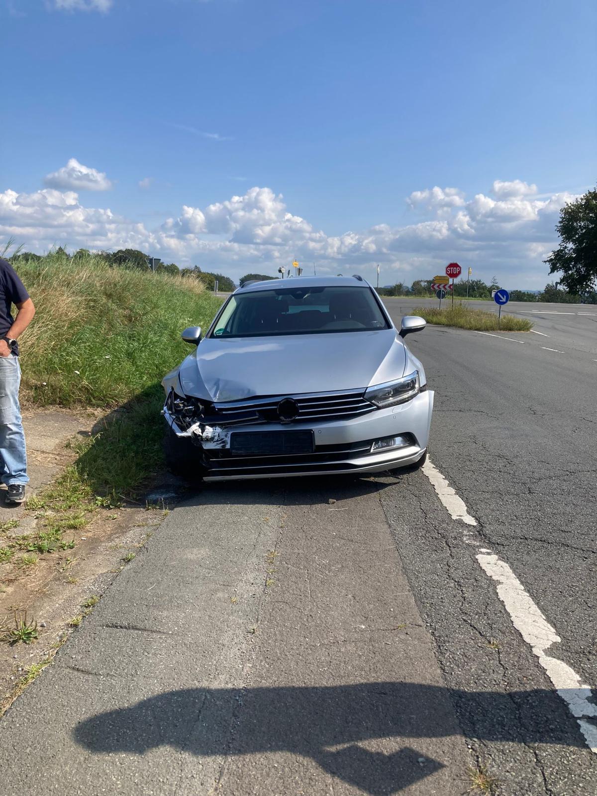 Unfall: 20-Jährige übersieht Pkw beim Abbiegen | LokalDirekt