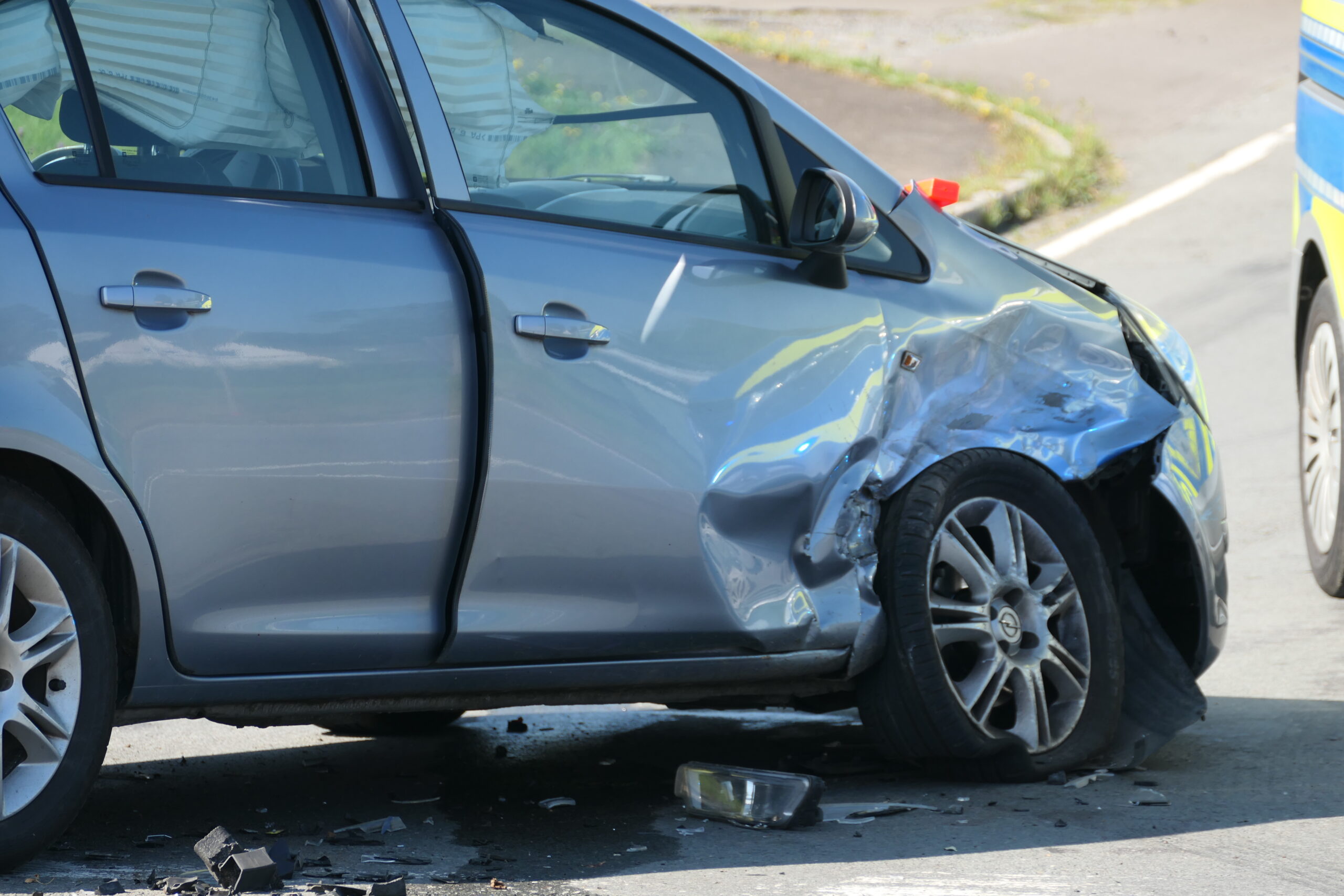 Unfall: 20-Jährige übersieht Pkw beim Abbiegen | LokalDirekt
