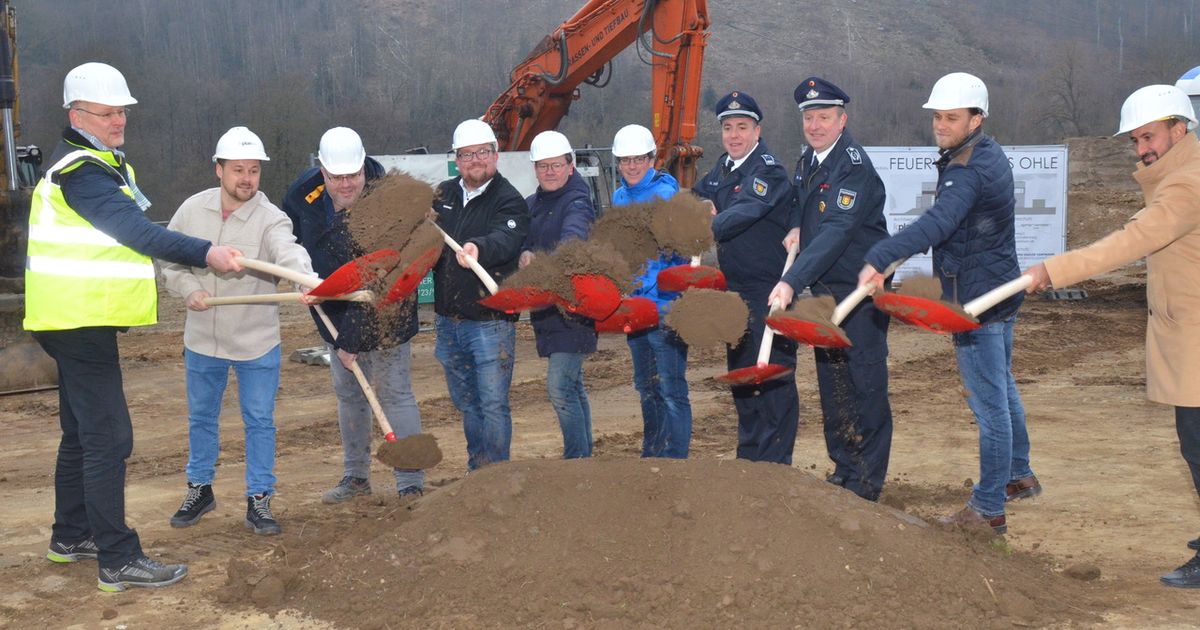 „Das ist eine ganz andere Liga“ – Spatenstich für Feuerwehrgerätehaus ...