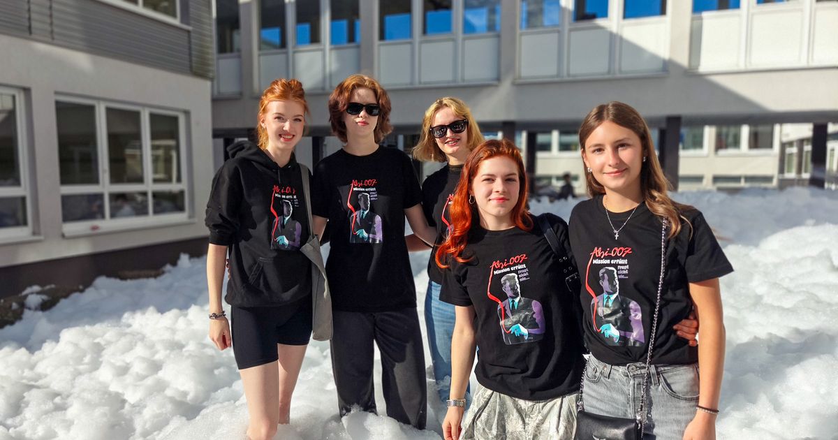 Abiturienten feiern Schaumparty am AFG | LokalDirekt